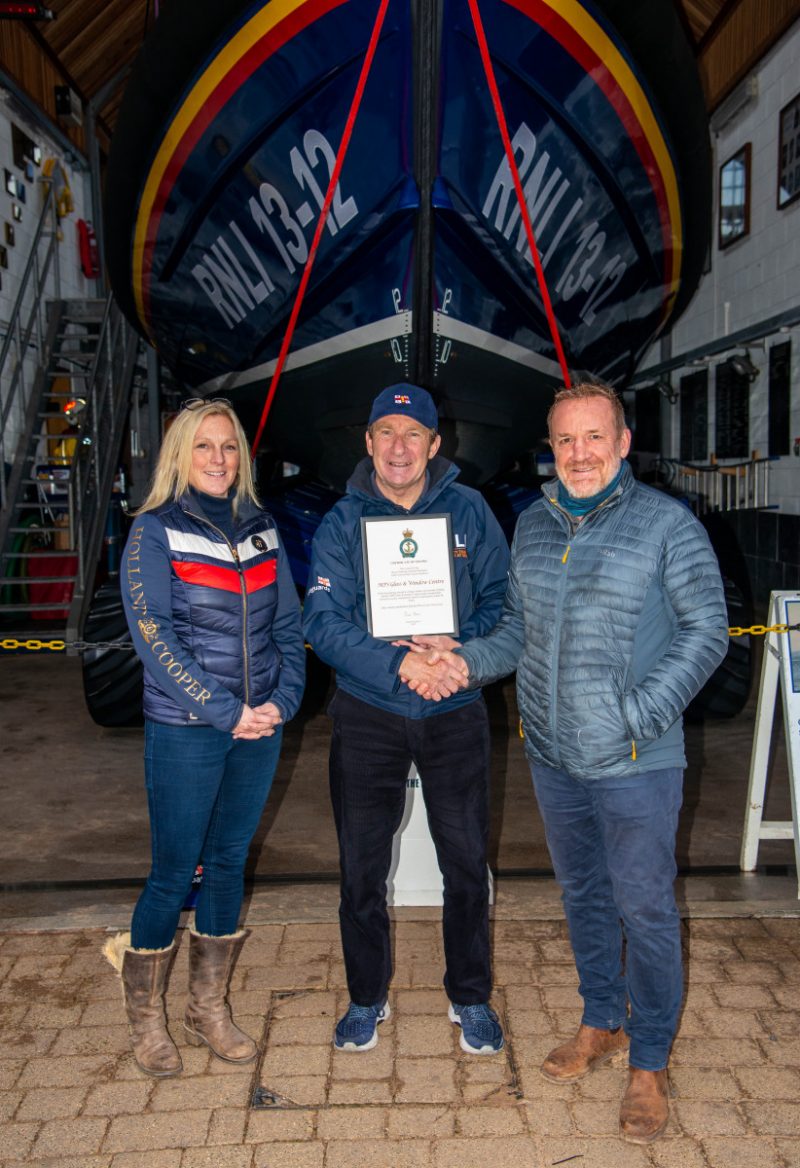 Local business receives special recognition from the RNLI - EXMOUTH RNLI